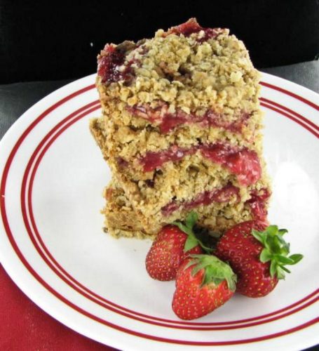 Strawberry Oatmeal Bars - Healthy Whole Wheat Oatmeal Bar