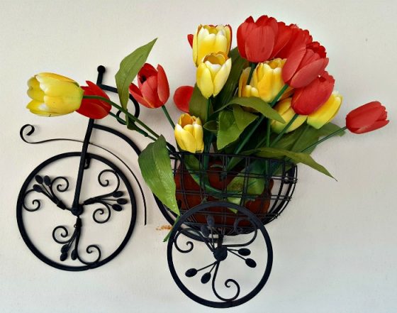 31 Fun and Whimsical Bicycle Planters for your Garden and Yard