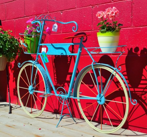 31 Fun and Whimsical Bicycle Planters for your Garden and Yard