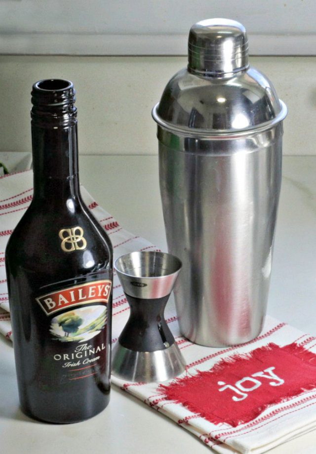 Mudslide Cocktail Recipe - Baileys Irish Cream Mudslide - Decadent Drink