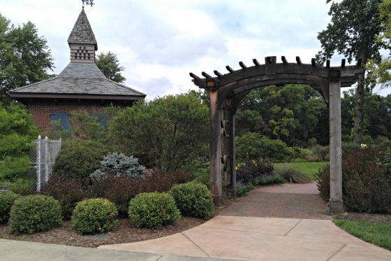 Garden Arbors and Arches - Metal Stone Wood and Plastic Arbor Ideas