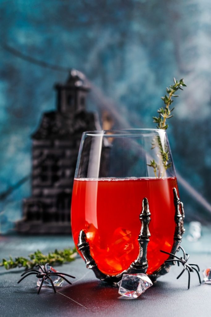 20+ Halloween Cocktail Garnishes - Special Effects for Halloween Drinks