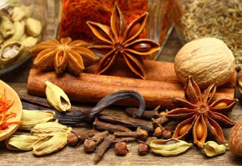 Winter Spices - List of Christmas Spices Plus Best Herbs for Xmas