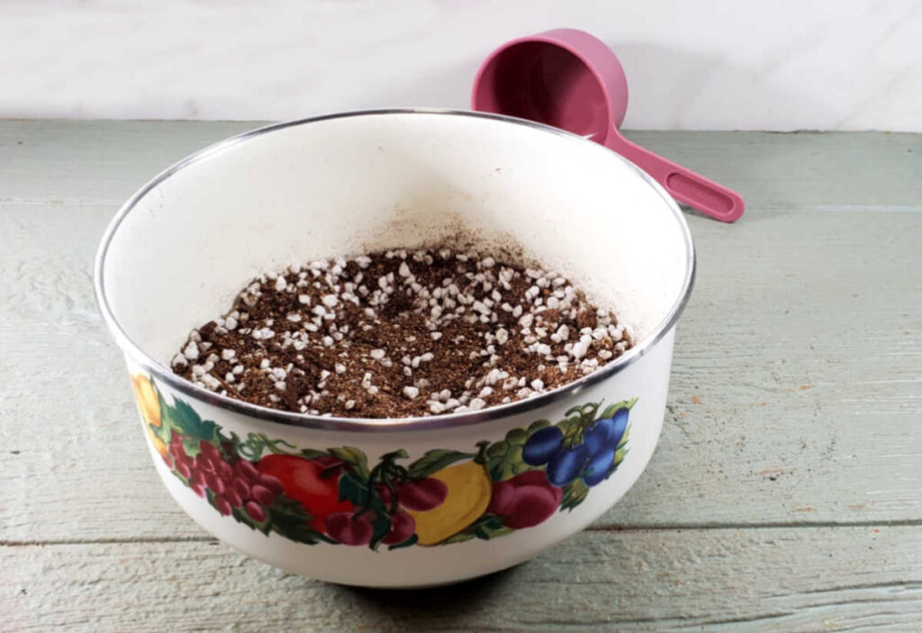 DIY Seed Starting Mix Plus a Soilless Potting Mix Recipe