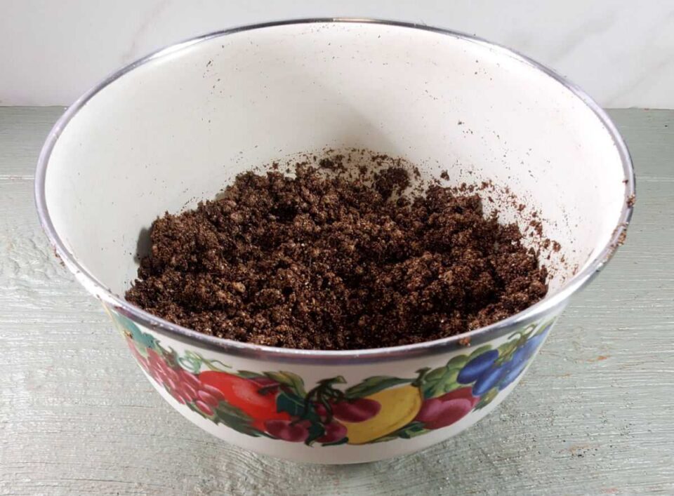 DIY Seed Starting Mix Plus a Soilless Potting Mix Recipe