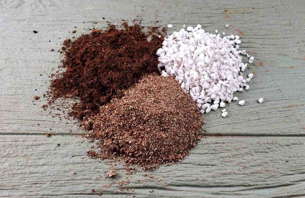 DIY Seed Starting Mix Plus a Soilless Potting Mix Recipe